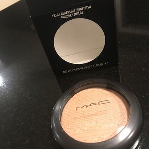 MAC Cosmetics | Makeup | Mac Extra Dimension Skinfinish Show Gold ...